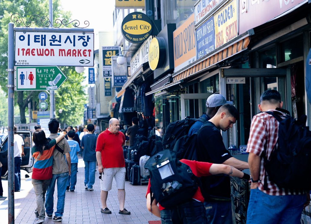 Itaewon tour : come to Seoul's Cosmopolitan neighborhood - OnedayKorea ...